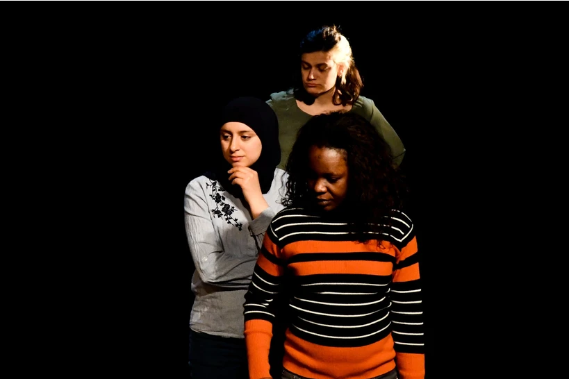 La Rayonne | Relations(au plurielle) Cie La Volière - Singa Lyon - La ...